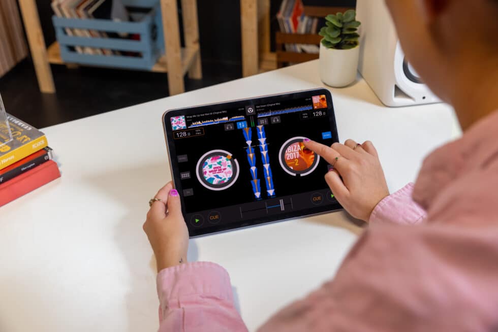 Getting Started With The DDJ-200 (2025) - Beginners Set Up Guide