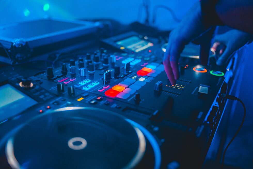 The Ultimate Guide to the Best DJ Setups in 2025 for any Budget!