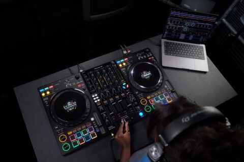 DDJ vs CDJ vs XDJ: The Ultimate Guide - We Are Crossfader