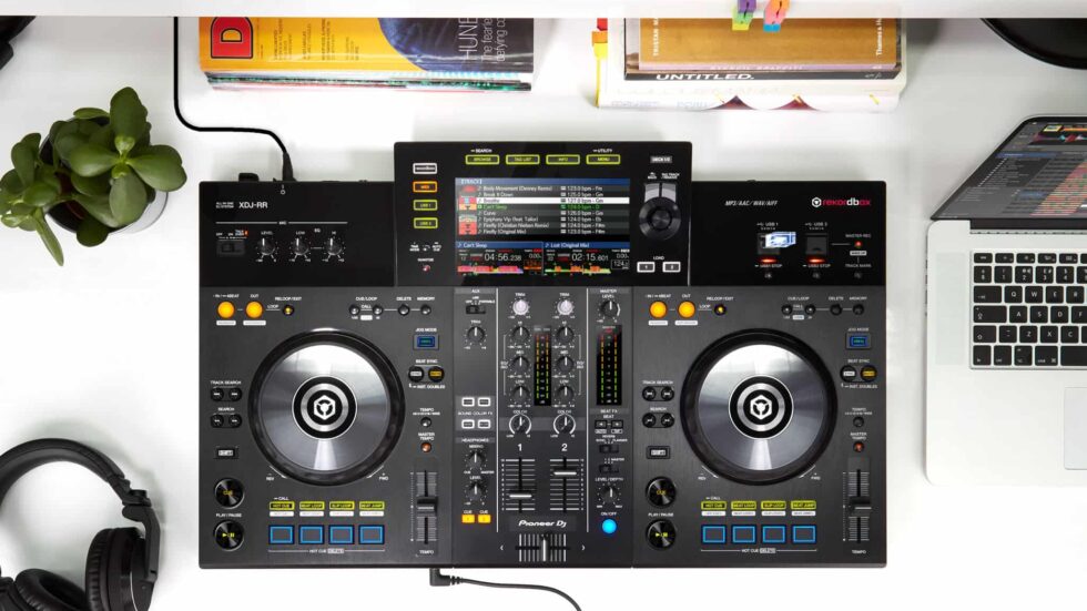DDJ vs CDJ vs XDJ: The Ultimate Guide - We Are Crossfader