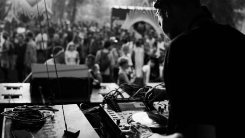 DDJ vs CDJ vs XDJ: The Ultimate Guide - We Are Crossfader