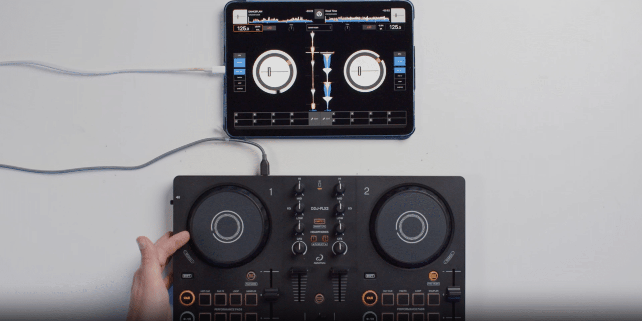 AlphaTheta DDJ-FLX2 Review - We Are Crossfader